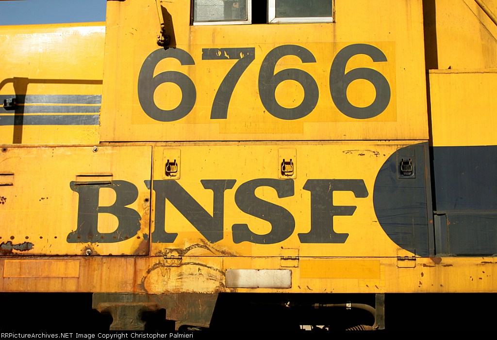 BNSF 6766